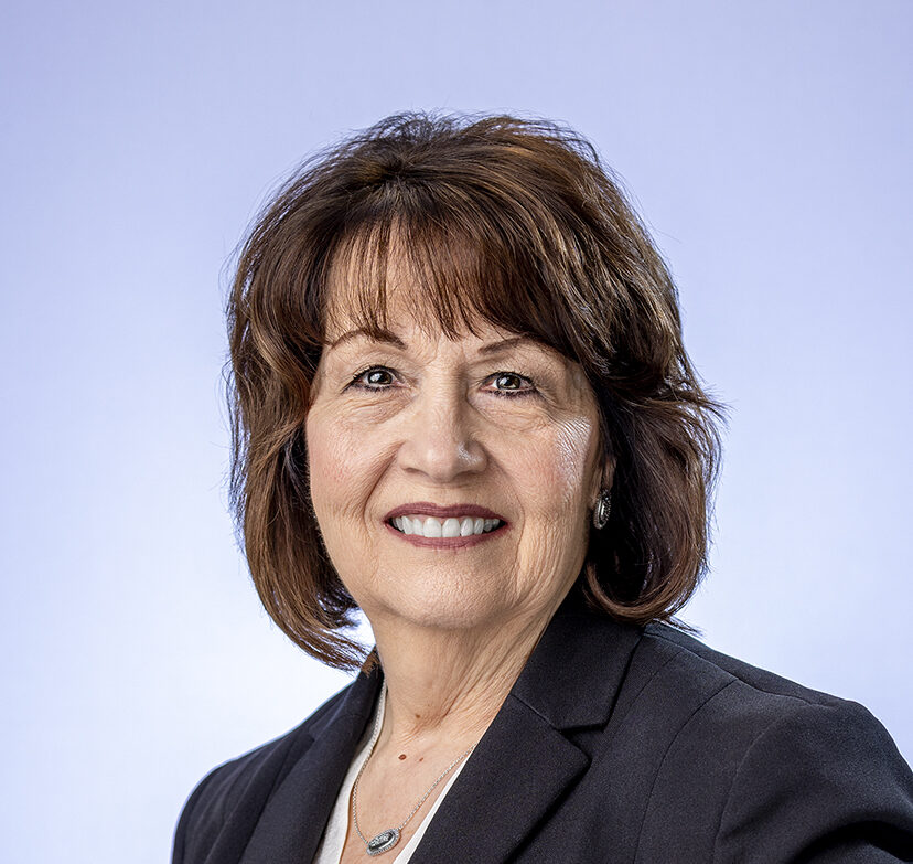 Revolutionizing Mid-Life Career Changes for Women. – Teri Smith